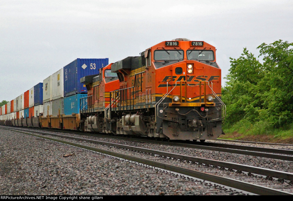 BNSF 7816 Works Dpu on a EB stack train.